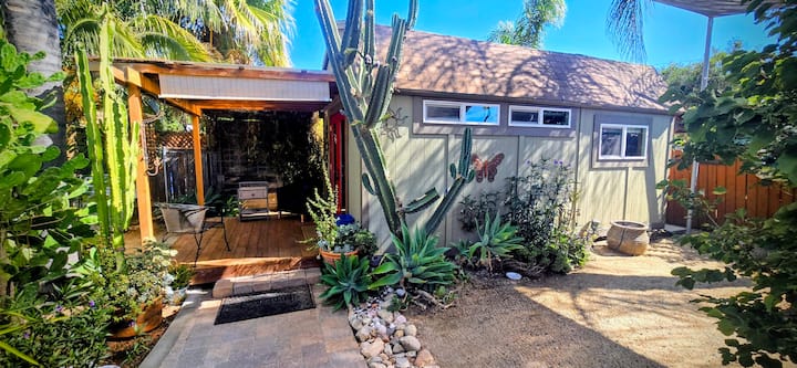 Romantic Tiny Retreat Close To Wineries - Canyon Lake, CA