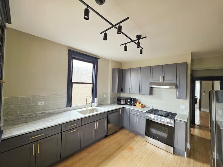 Peoria: Priv. 2br Apt, 6 Mi. South Downtwn Chgo - Rainbow Beach, IL