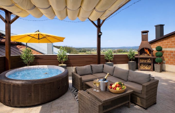 Holiday Home "Mimoza" In Otočac, 2 Jacuzzi ⭐️⭐️⭐️⭐️ - Croatie