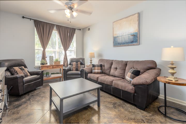 Tux Place - Memphis, TN