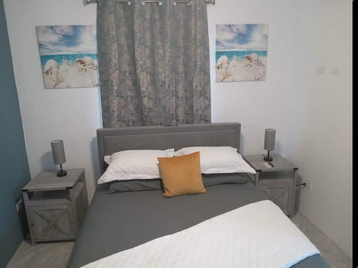 James Hughes Cozy In West End - Anguilla