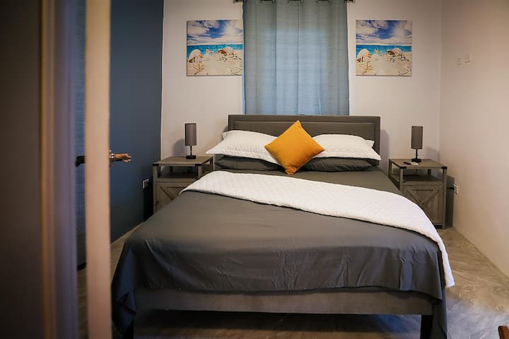 James Hughes Cozy In West End - Anguilla