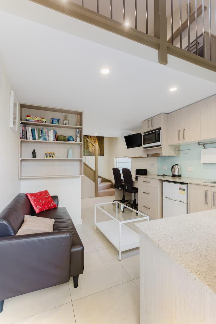Magnificent  2 Level Loft Randwick Guesthouse - Coogee