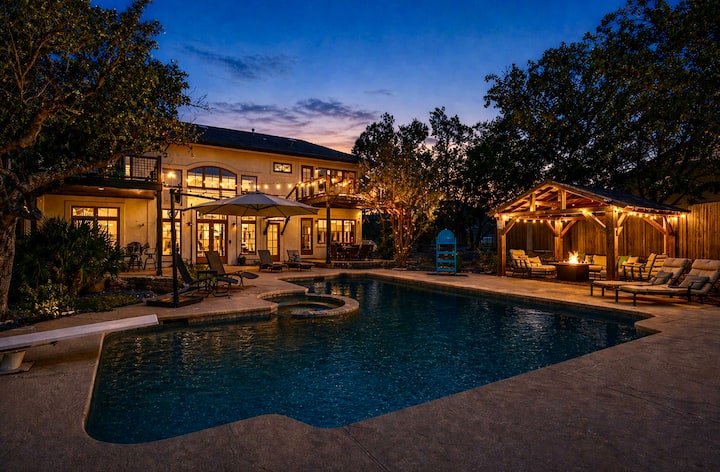 Pool + Cabana + Amazing Views - Picturesque Point - Austin, TX