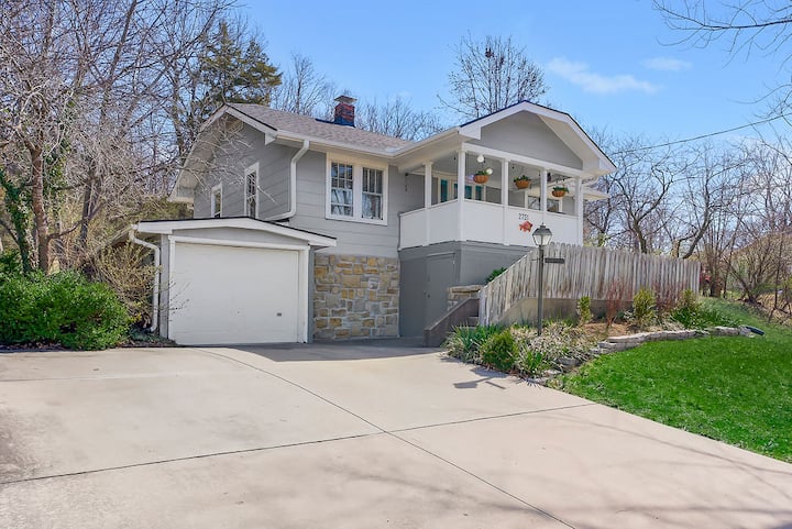 Cozy Private House- World Cup Retreat + Parking - Kansas City, KS