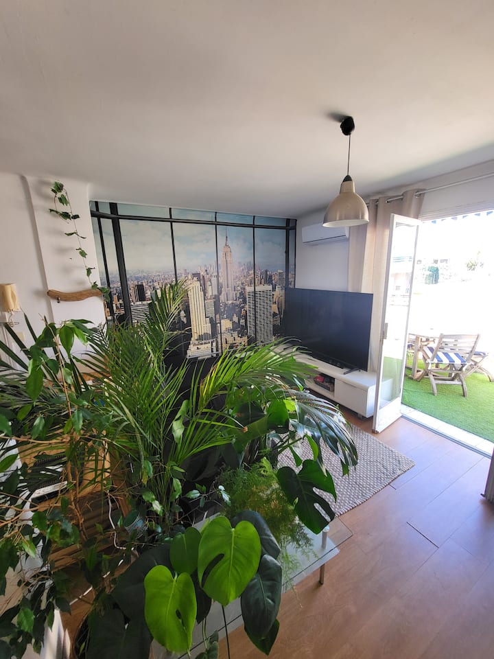 Ideal Location - Charming - Last Floor - Terrasse - Antibes