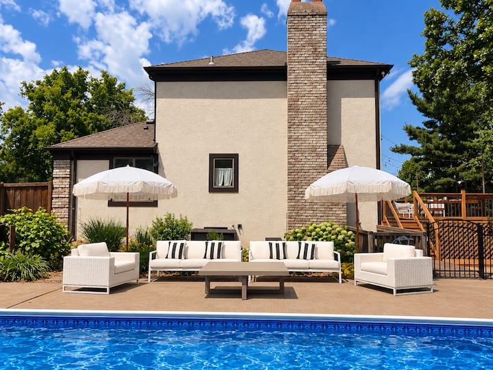 Large 7-bedroom Heated Pool - Private Chef - Minnesota