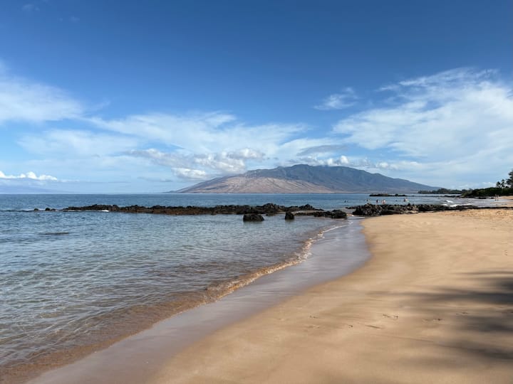 Hawaiian-style 1 Br Condo - Steps From The Beach! - Maui, HI