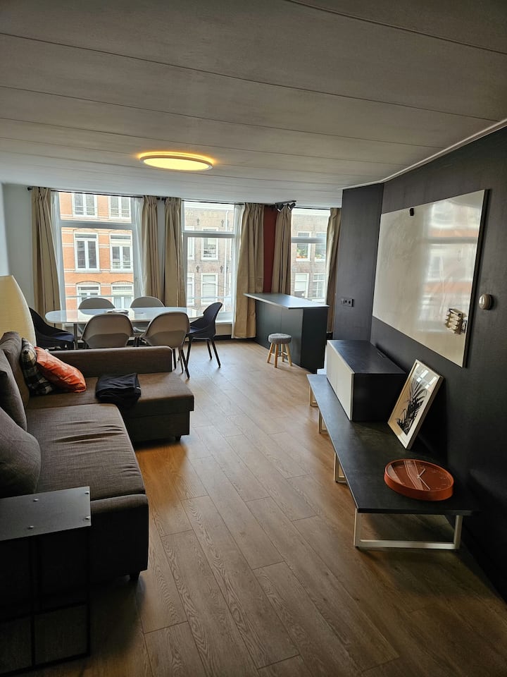 2 Bedroom Apartment With Albert Cuyp Market View - Amsterdam