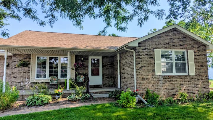 Cute, Comfy And Cozy 3 Bedroom And 2 Baths - LedgeStone Vineyards, Greenleaf