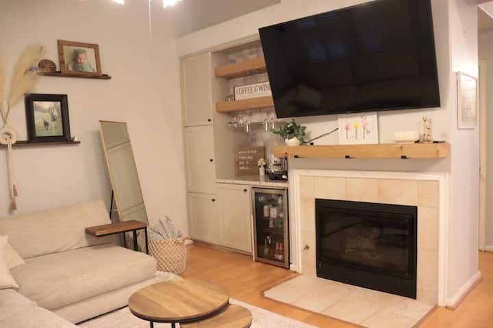 Family Retreat/ Gym+ Private Office + Pets - The Woodlands, TX