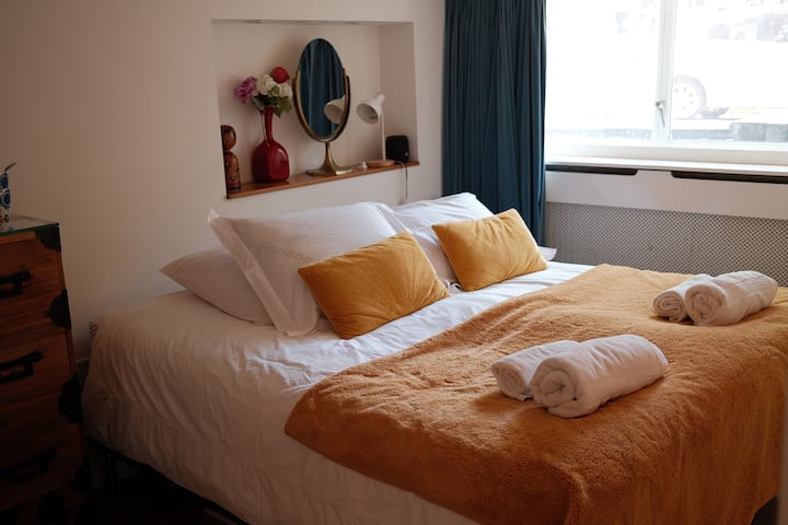 Romantic Little Studio With Canal View In Centre - Amsterdam