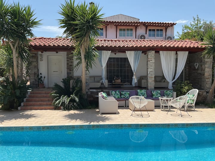 Amomos Villa Mit Privatem Pool Für Luxusurlaub Und Entspannung - Griechenland