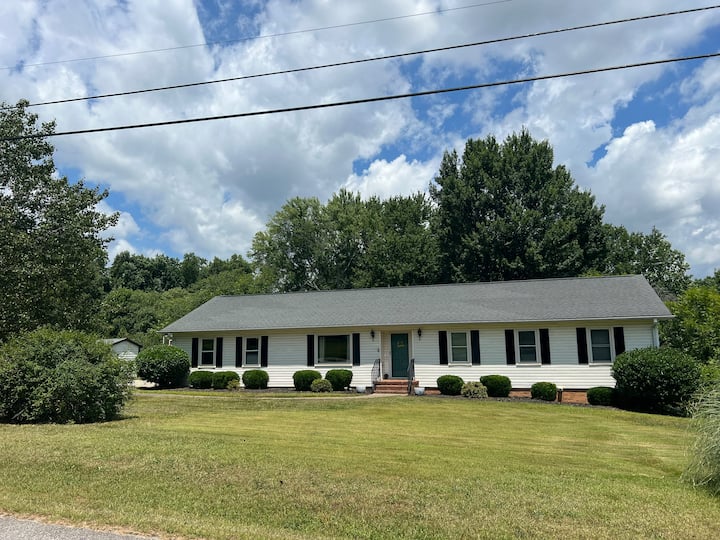 Mo’s Place - Greer, SC