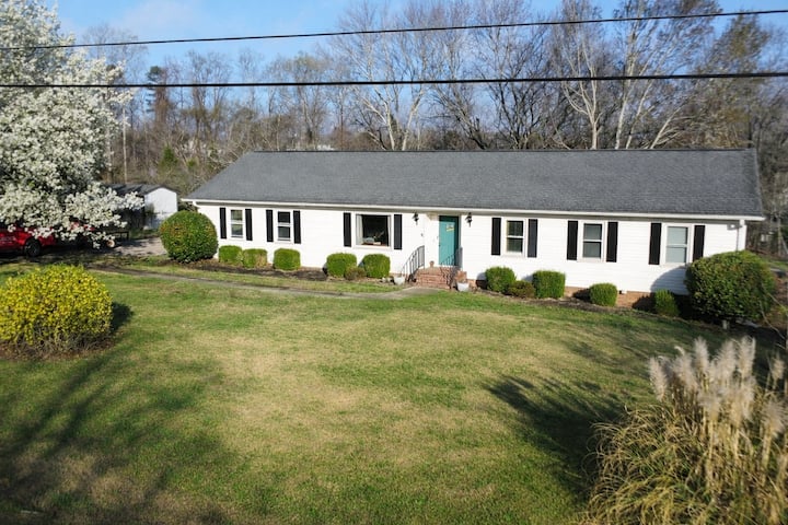 Cozy Ranch Retreat•1 Mile To Dt Greer•sleeps 8 - Greer, SC