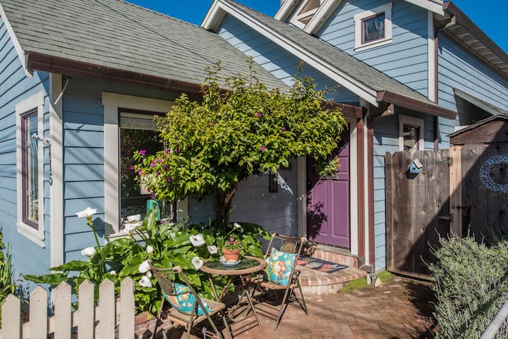3743 Pelican Peaks ~ Near Aquarium, Beach & Town - Monterey, CA