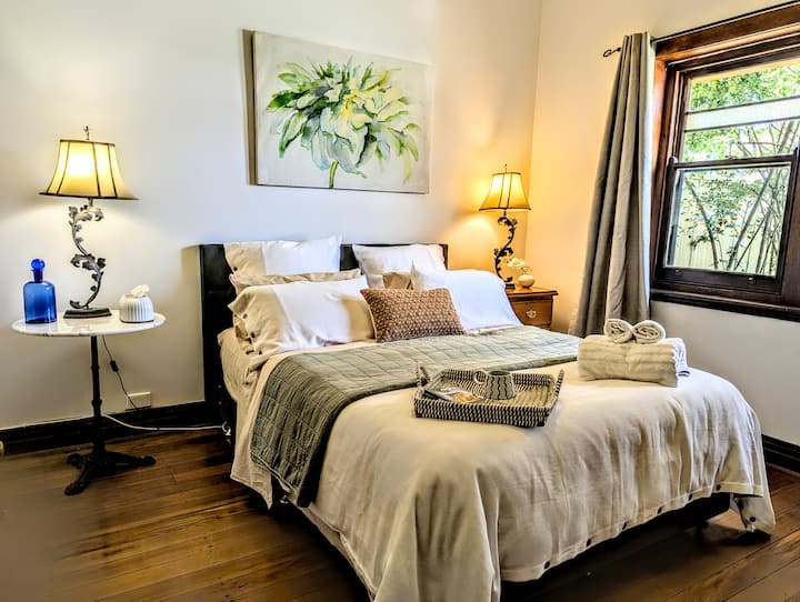 Just Right @ Glandore-central To City, Sea & Hills - Adelaide