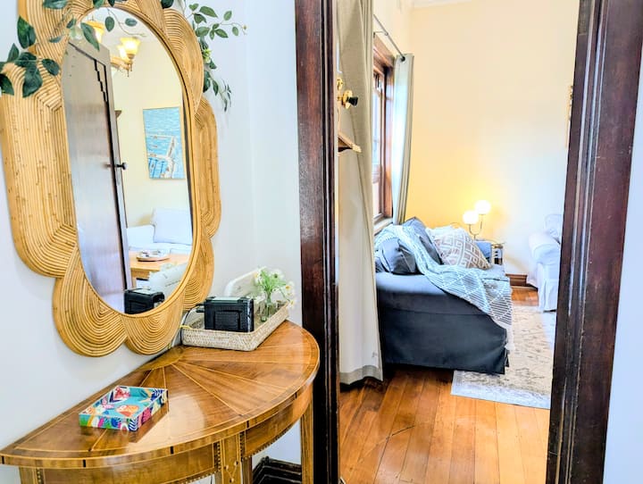 Just Right @ Glandore-central To City, Sea & Hills - Adelaida