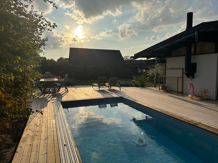 House With Pool Close To The Ocean - Lomma