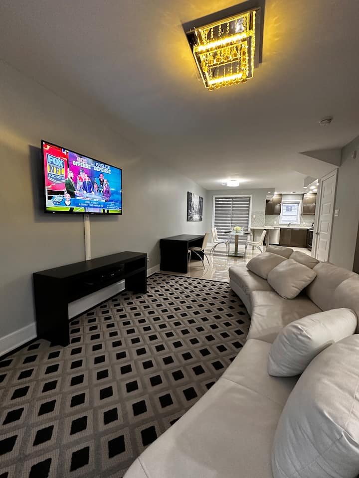 D. Luxury  Two-story Villa. - Laval, Canada