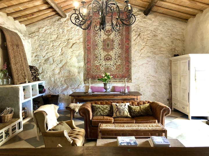 Rustic Cottage. Live With Artists. Spring H2o - Monchique