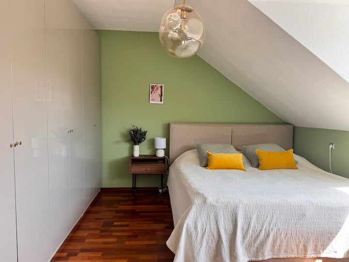 Gemütliche 2-zimmer Wohnung Direkt An Der U-bahn - Munique