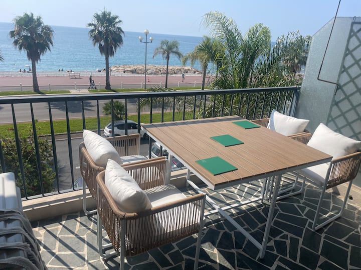 Promenade Des Anglais - Superb Seafront Apartment - Nice