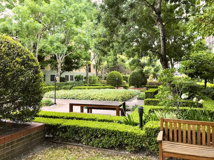 Spacious 2 Level Heritage 1bd Near Cbd - Pool/gym - Sydney