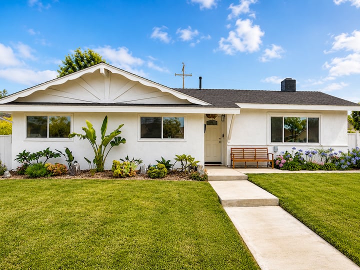 Large Beautiful Home With Sunroom | Thousand Oaks - Camarillo, CA