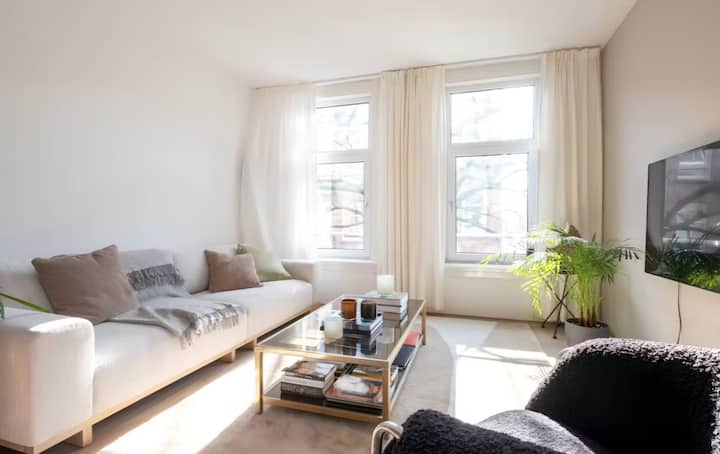 Modern And Sunny Corner Apartment Close To Centre - Amszterdam