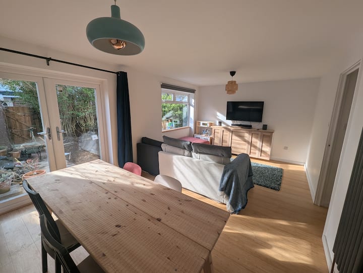 Spacious, Modern House W/parking - Newcastle upon Tyne
