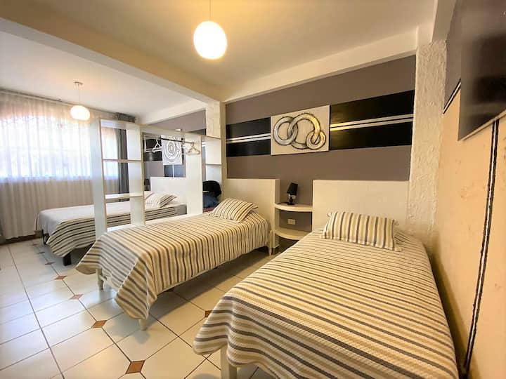 Casanova Tacna: Estudio Familiar Para 4 - Tacna