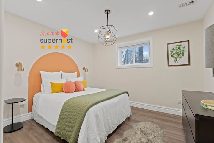 Serenity By The Woods- Elegance With Amenities - カナダ ウィンザー