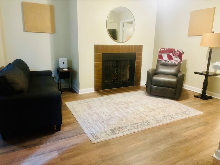 Close To Campus Condo - Bryan, TX