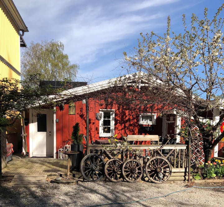 Mysig Fräsch Fullt Utrustad Stuga I Natur Miljö - Strömstad