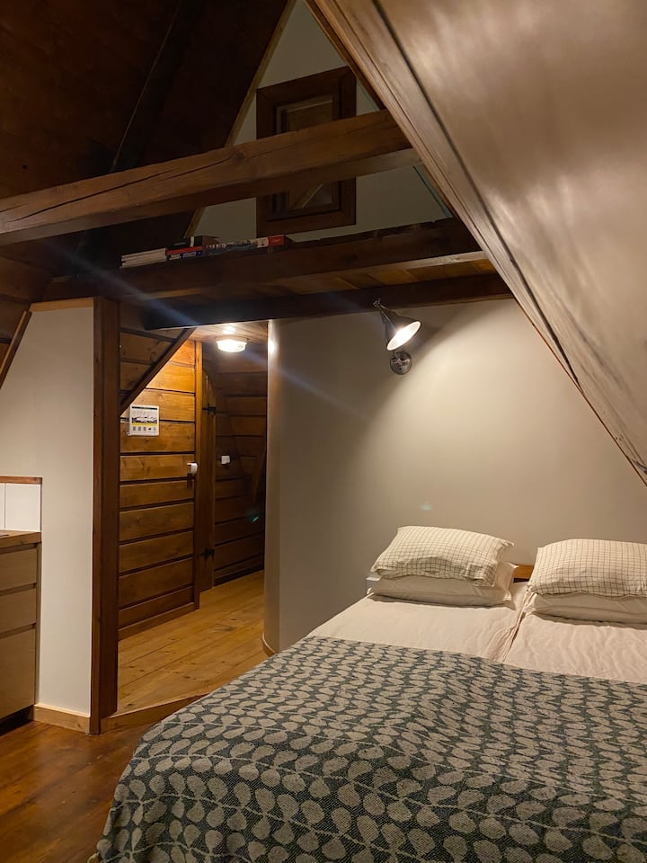 Beehive In The Family House - Polen