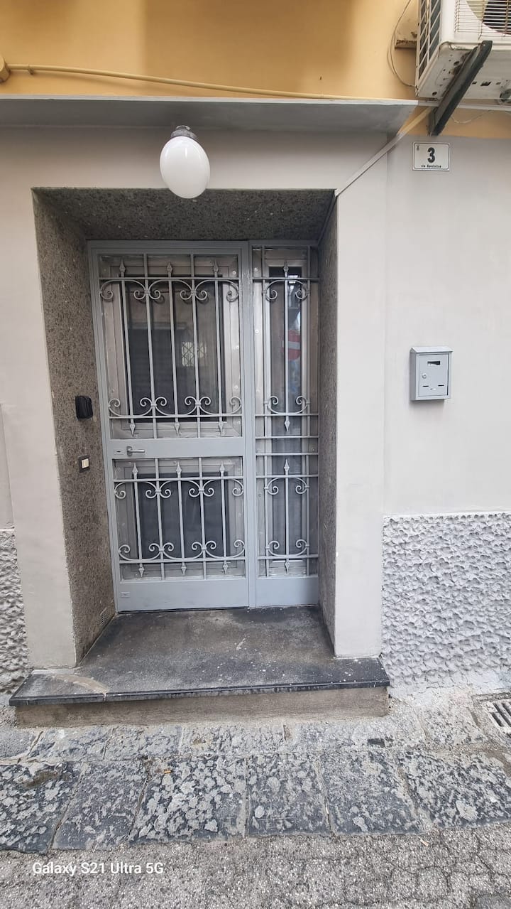 Mini Appartamento Nuovo Completamente Arredato - Portici