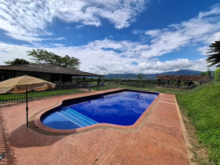 Spacious Villa In Colombia Coffee Region - Belen de Umbria