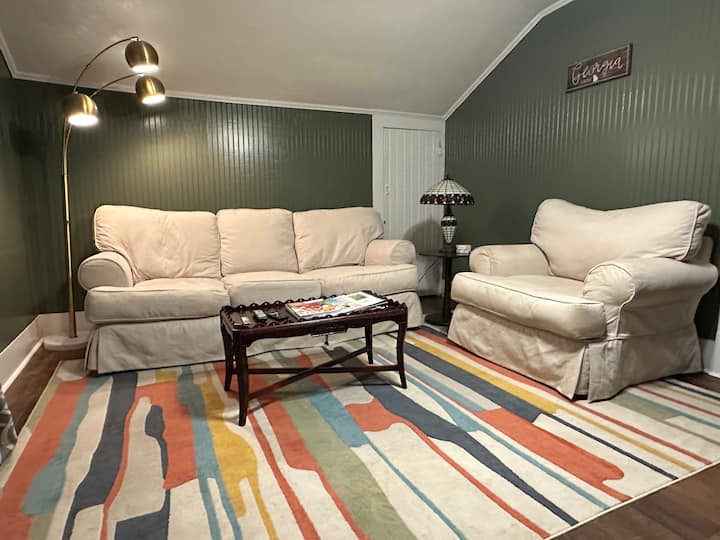 Upstairs Apartment In Historic Summerville Home - Augusta, GA