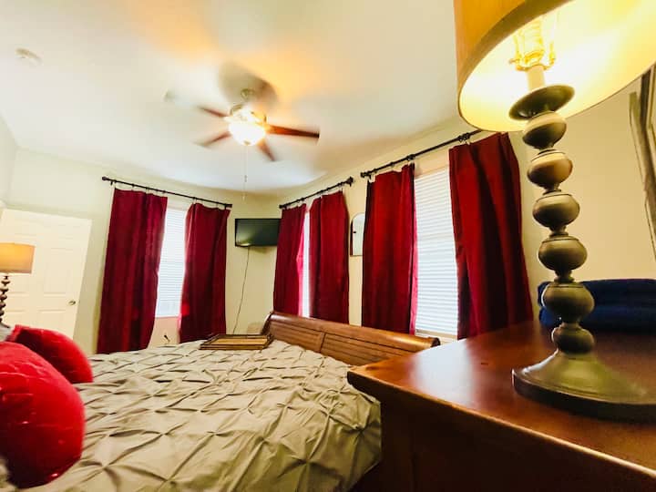 Tampa Heights Gem - Jacuzzi - Tampa, FL