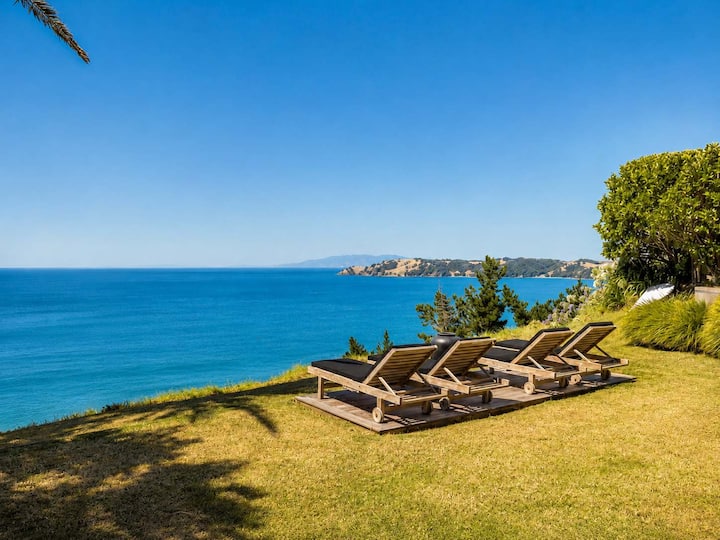 Church House - Onetangi Sea Views And Spa - Waiheke Island