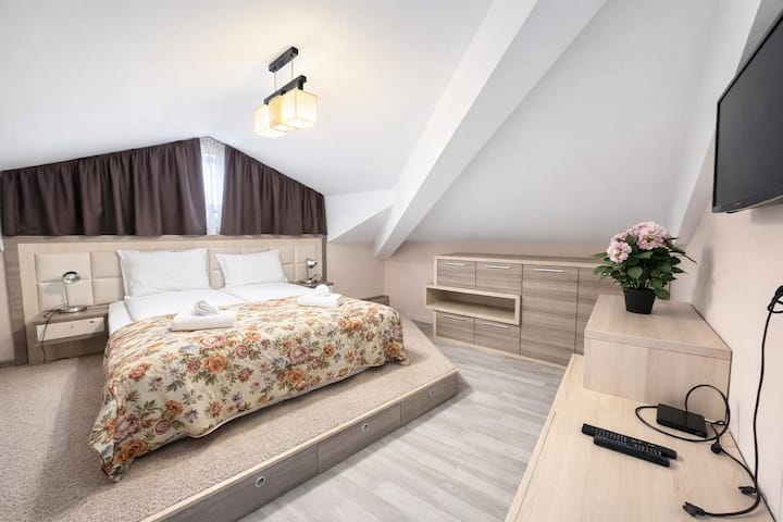 Cozy 1br Old Town | Near Samovodska Charshiya - Veliko Tarnovo