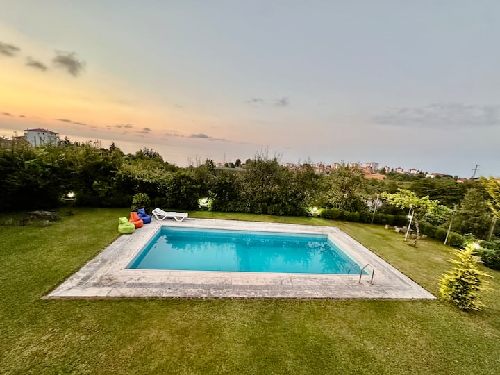Deniz Manzaralı ÖZel Havuzlu 5+1 Villa - Трабзон