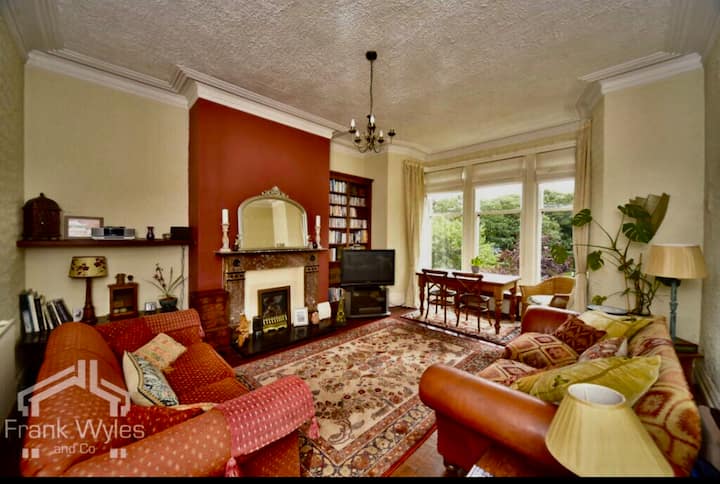 St Anne’s  Victorian Apartment -Close To The Beach - Lytham St Annes