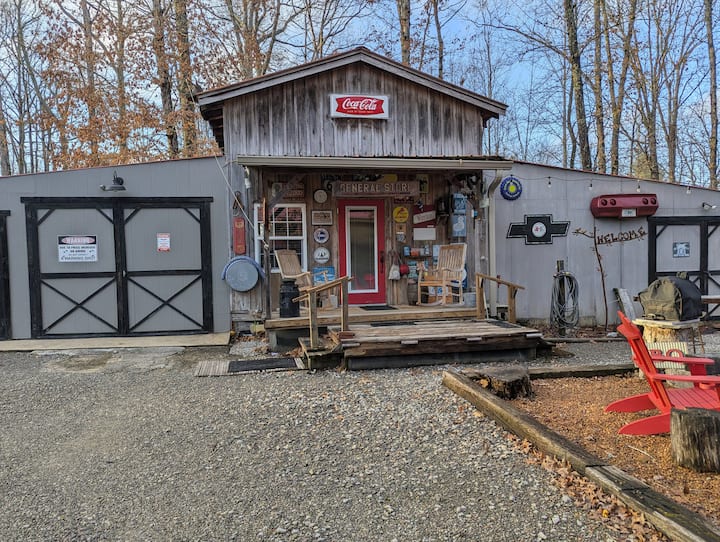 Little Cabin In The Woods - Monterey, TN