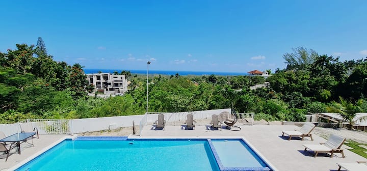 Ironshore Oceanview Villa - Montego Bay