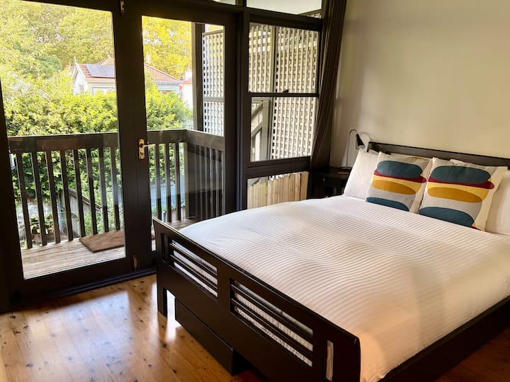 "Perfect Base" - Spacious One Bed Apartment Mosman - Sydney