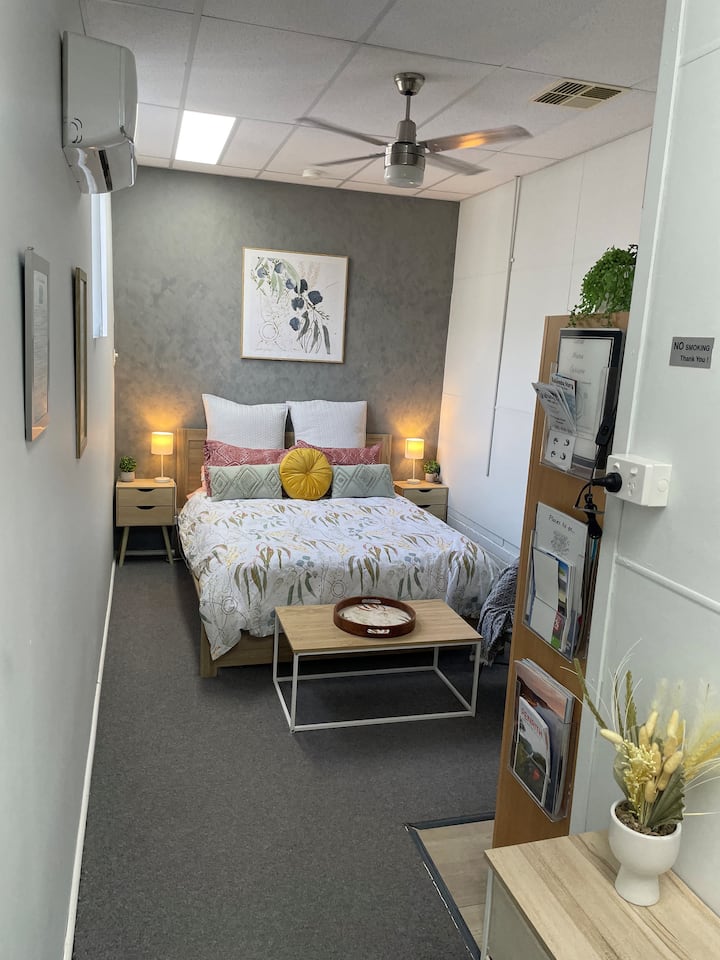 Glenbrook Lagoon Retreat - Private Guest Suite - Springwood