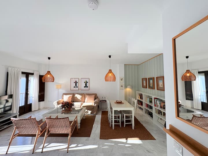 Sunny Old Town Flat + Free Parking Included - Jerez de la Frontera
