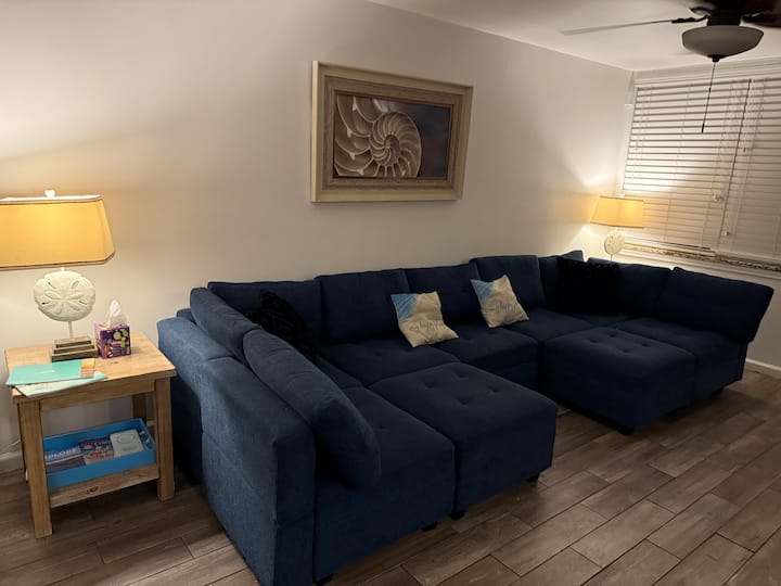 Weekend Sale! Luxury Furniture, Free Snacks. - Fort Walton Beach, FL